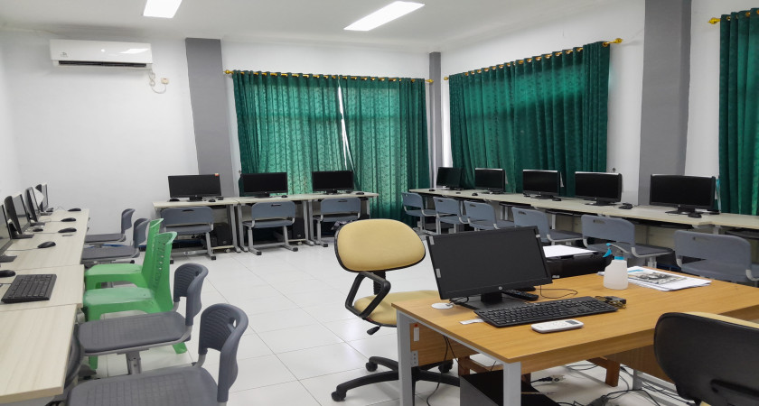 Ruang Lab Komputer | MTs Plus Al-Jawami Cilacap